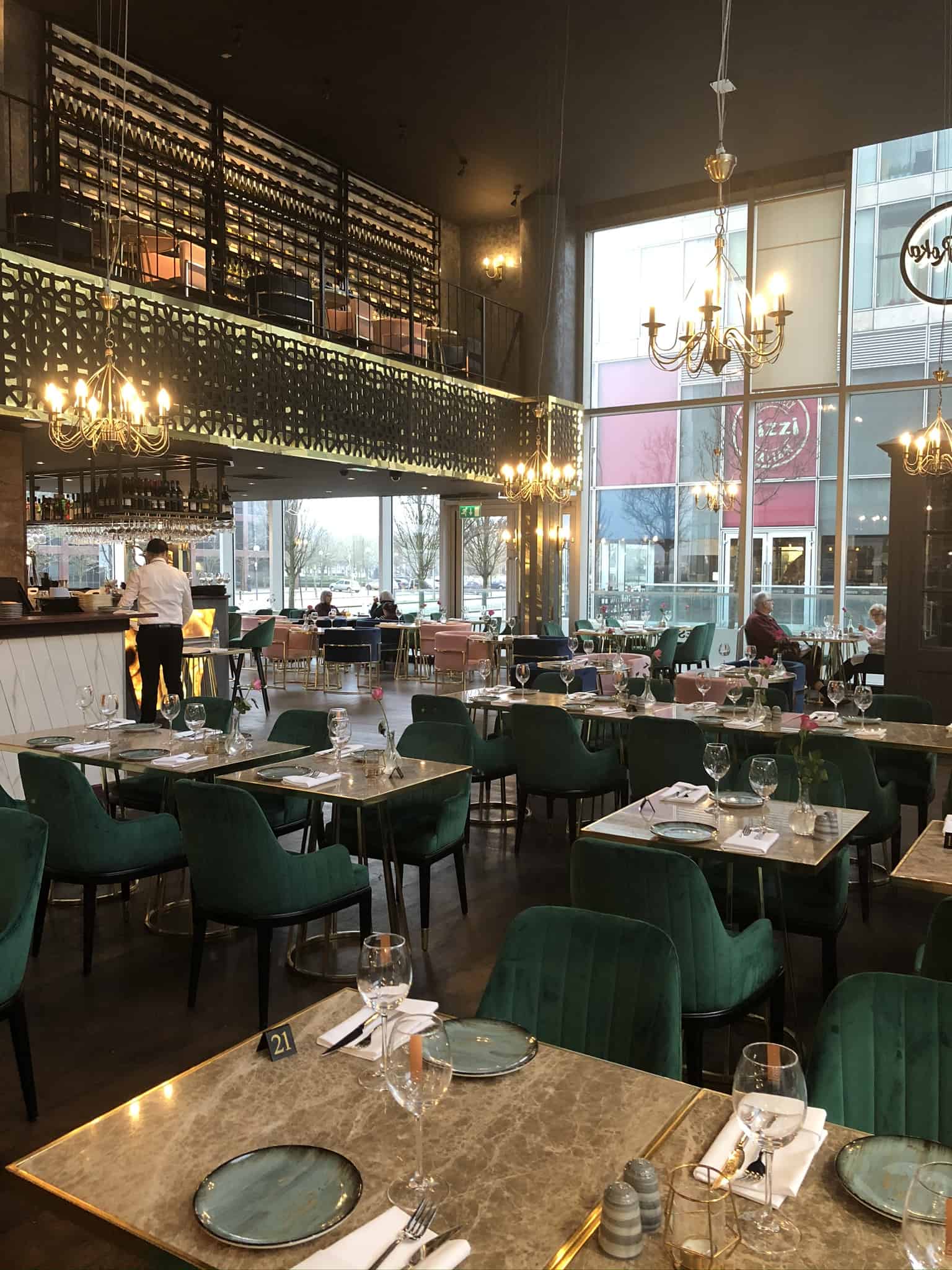 RESTAURANT REVIEW: DeRoka Milton Keynes - Sophie's Suitcase