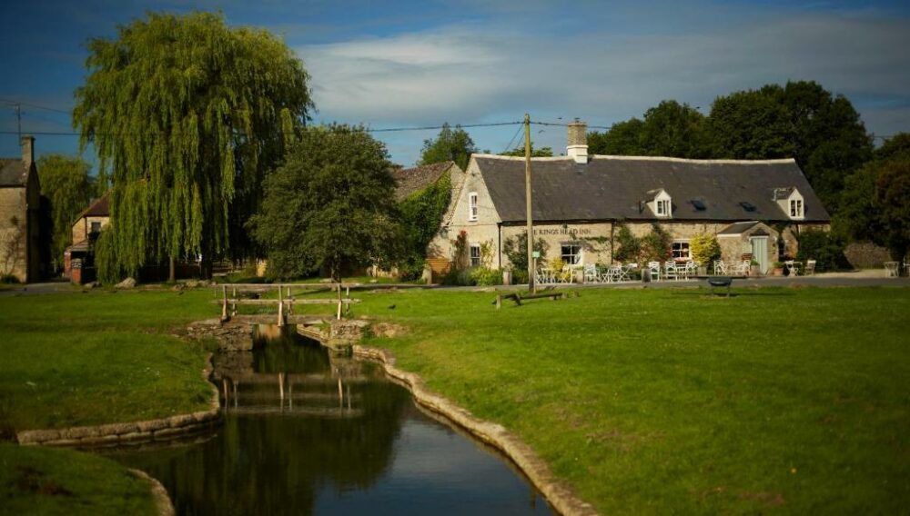 10 of the best pubs in The Cotswolds + map [2025] - Sophie's Suitcase